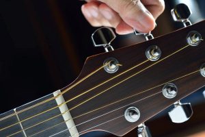 10 Common Types of Guitar Headstock Shapes & Parts 2025