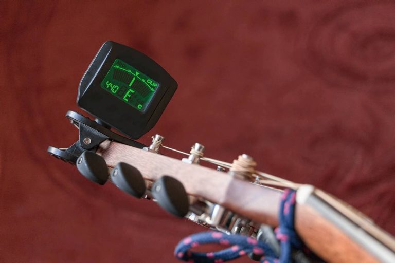 5 Ways To Know if Your Guitar Is Tuned Correctly