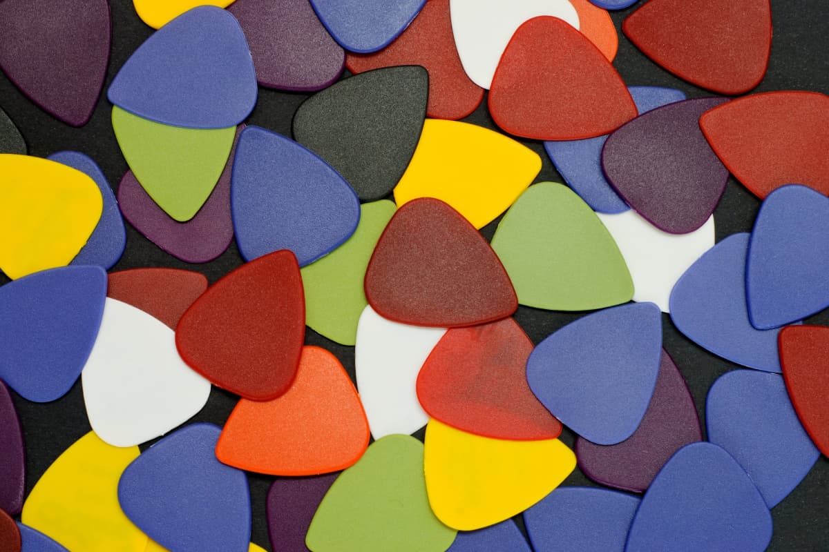 16 Ways To Make a Guitar Pick Less Slippery