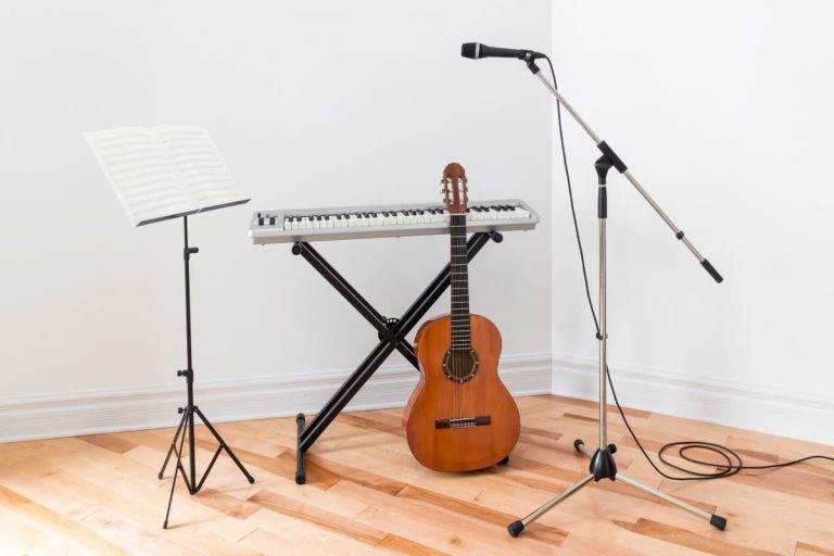 11 Tips for Playing Guitar and Piano Together
