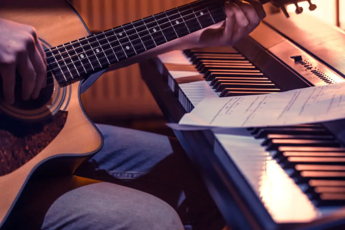 11 Tips for Playing Guitar and Piano Together