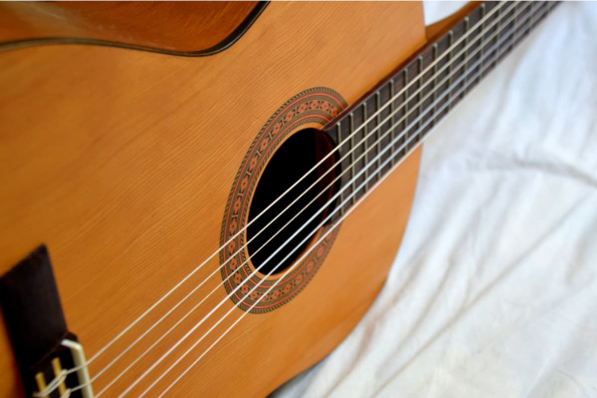 6 Signs That Your Guitar Strings Need Replacing