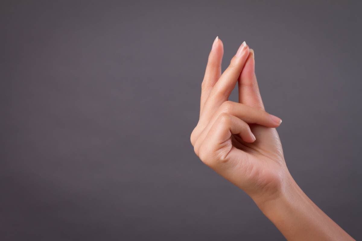 11 Finger Stretching Exercises To Do Without a Guitar