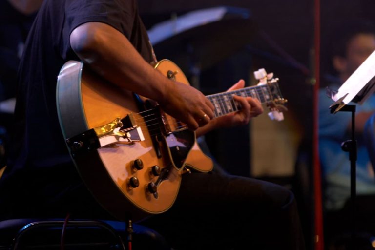 How To Tune Your Electric Guitar Without an Amp