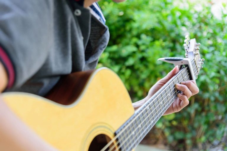 How Do Chords Change With a Capo? How To Use A Capo