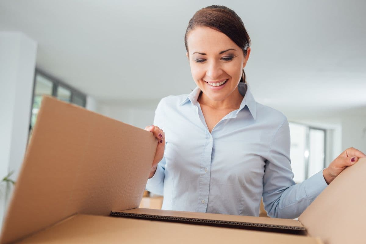 How To Ship A Guitar Safely (With and Without a Case)