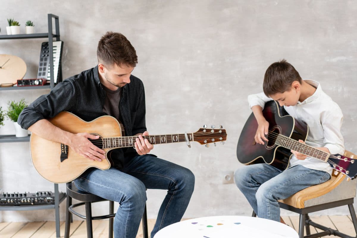 20 Ways To Know if Your Guitar Is Acoustic or Classical